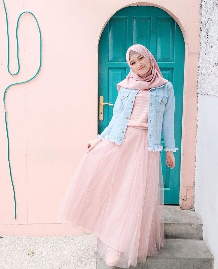 13 OOTD Rok Tutu Hijab Yang Stylish Dan Sopan - Womantalk
