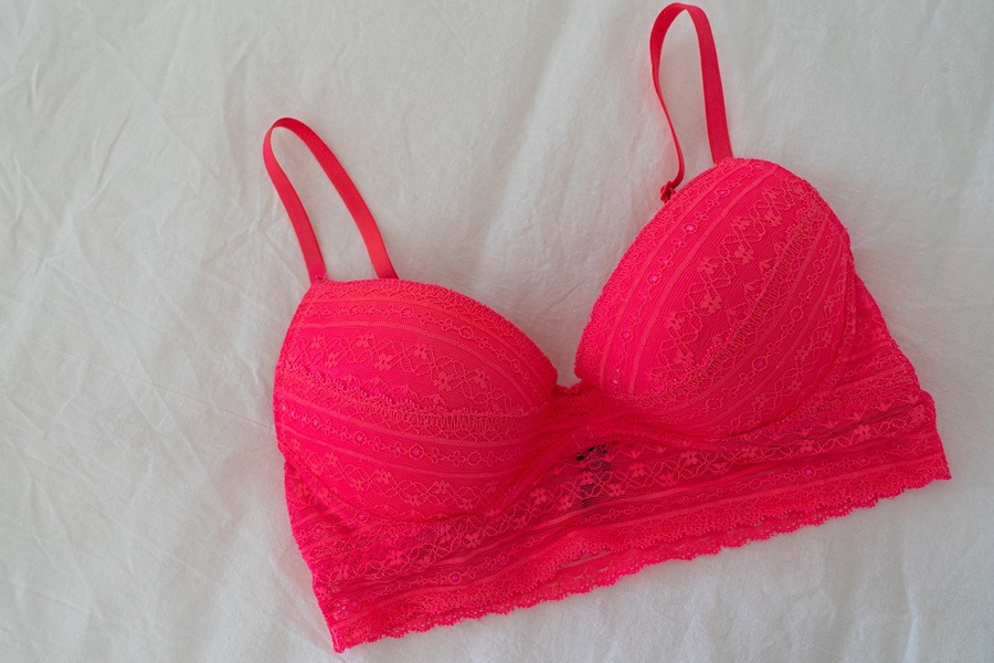 5 Tanda Sudah Waktunya Mengganti Bra dengan yang Baru - Womantalk