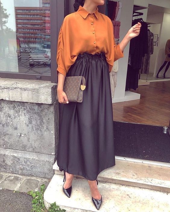 7 Model Atasan yang Cocok Dipadukan dengan Rok Panjang Lebar - Womantalk