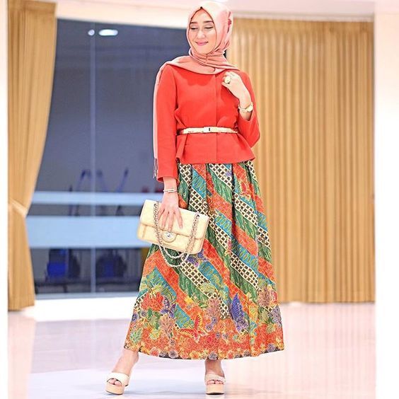 7 Model Rok Batik Panjang Simpel untuk Hijaber - Womantalk
