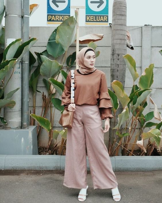 7 Inspirasi Warna Baju yang Cocok Dipadukan dengan Hijab Earth Tone ...