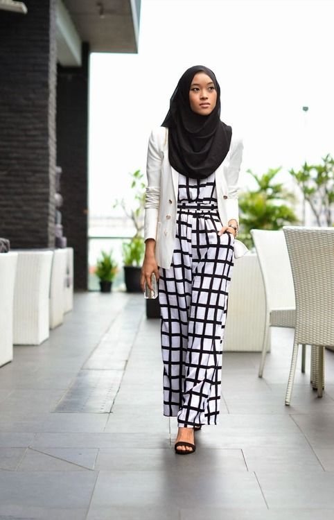 15 Inspirasi Ootd Blazer Hijab Yang Cocok Untuk Dipadukan Dengan Rok