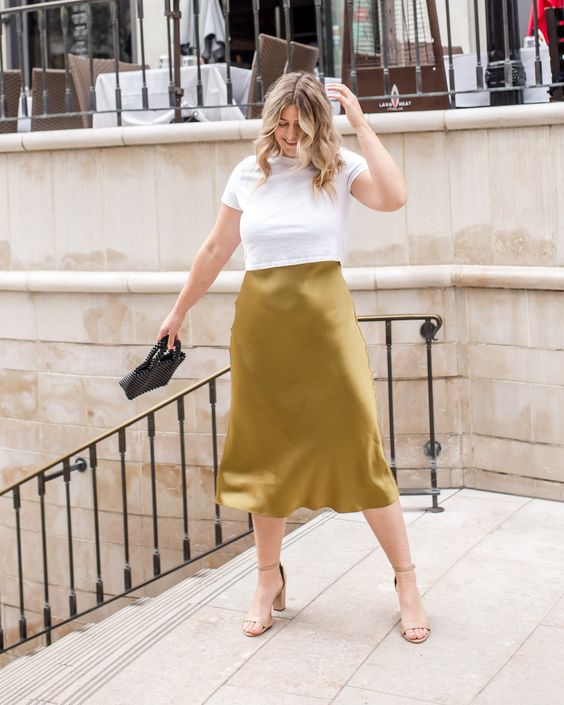 7 OOTD Rok Span Panjang Untuk Tubuh Pendek Dan Gemuk - Womantalk